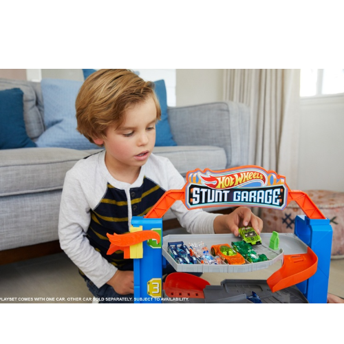Hot Wheels Jump & Drop Garage Playset